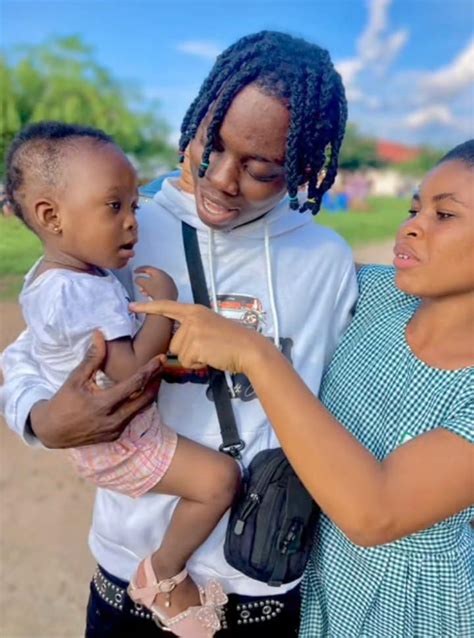 Adorable Moment Young Man Takes Daughter To See Her Mom At School On