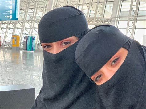 Saudi Women In Niqab