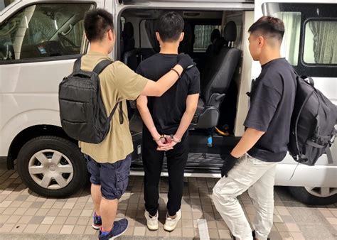 荃灣毒男遇查 搜住所檢值11萬可卡因｜即時新聞｜港澳｜oncc東網