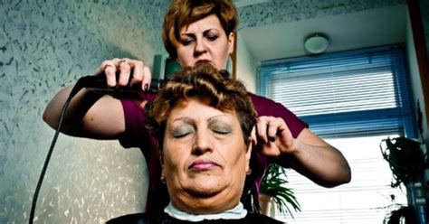 7 грешки които правят жените над 50 години които ги правят възрастни дами За Жената