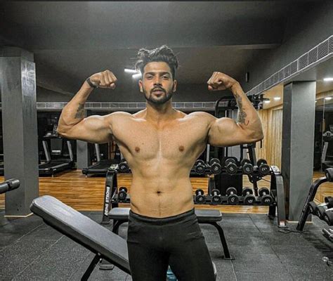 power lifter and self made athlete kunal singh rajput fitqii