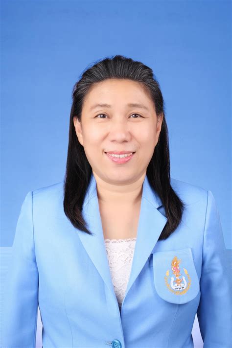 บุคคลากรโรงเรียนนารีรัตน์จังหวีดแพร่