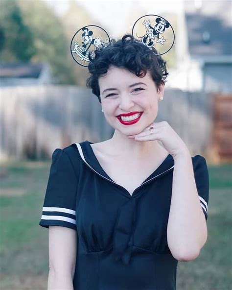 23 Trendsetting Short Pixie Cuts You Have To See In 2020 Curly Pixie