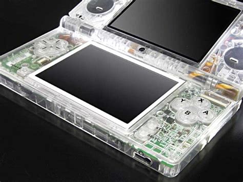 A Crystal Clear Look Inside The DSi