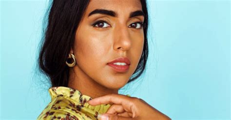 Laura Mckenzie Profiles • Instagram Twitter Tiktok Foller