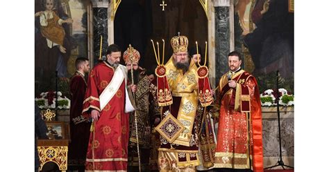 Митрополит Григорий възвести Христовото Възкресение пред Св Ал Невски