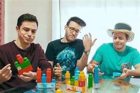 Lads Hide Sex Toy In Bizarre Instagram Photos And Theyre Surprisingly Popular The Mirror