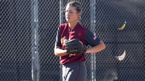 Brooke Perez Tosses A Shutout To Guide Esperanza To Crucial League Win