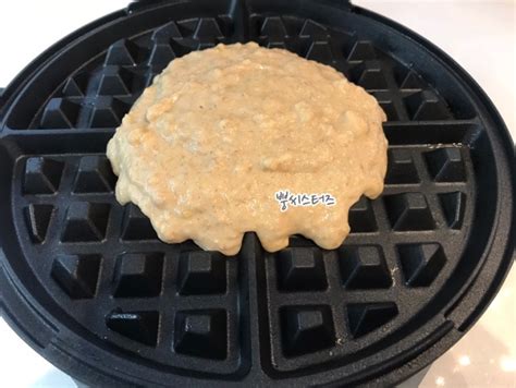 과일 듬뿍 올린 홀그레인 와플