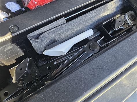 Anyone Have A Picture Of Default Spare Tire Tool Locations Bronco6g