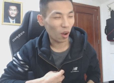 旭旭宝宝猝死表情包gif 动态图库网