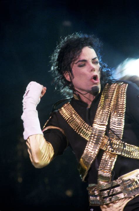 Why Did Michael Jackson Wear His Iconic Single White Glove Smooth