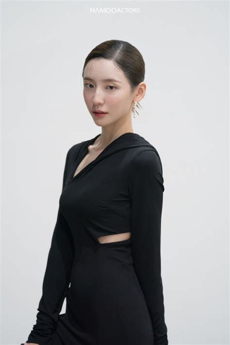 [배우] 박지현 뷰티 화보 비하인드 컷 17p 촬스의 이슈와 유머