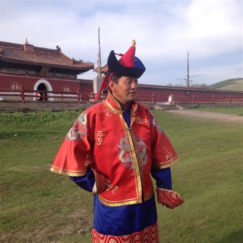 Монголын Үе үеийн хот дарга нараа хальт нэг эргэцүүлээд харвал их л сонин зүйлс харагдах