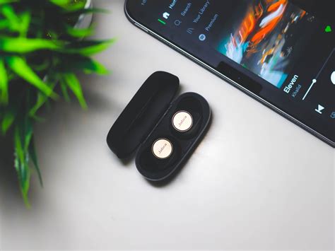 Jabra Elite Not Charging Here S How To Fix Decortweaks