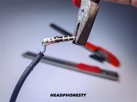 How To Fix A Loose Headphone Jack Headphonesty