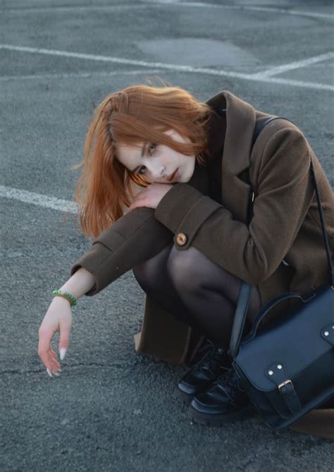 фотографии референсы Модельные позы Портретные позы выпускников Позы тела