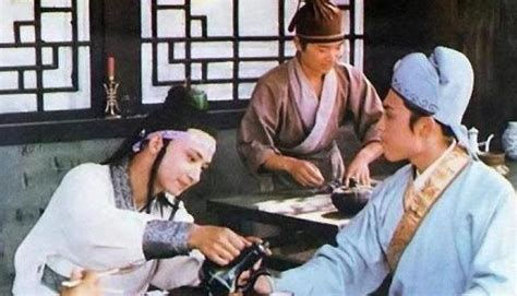 《红楼梦》里的荤段子，恐怖的贾宝玉和王熙凤，做梦就死人
