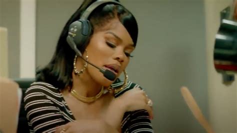 Watch Teyana Taylor Portrays The Life Of Phone Sex Operators In Video For 1800 One Night