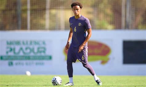 Internationals Williams Barnett And Salter Score Thompson Makes Debut