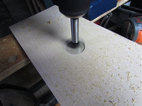 Simple DIY Router Table Crawls Backward When Alarmed