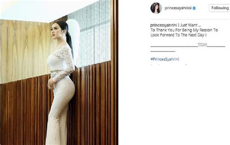 Pamer Bokong Seksi Syahrini Dibilang Tak Pakai Celana Dalam