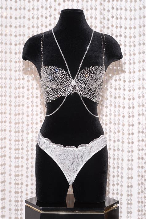 Cómo Es Y Quién Llevará El Nuevo Fantasy Bra En El Victorias Secret