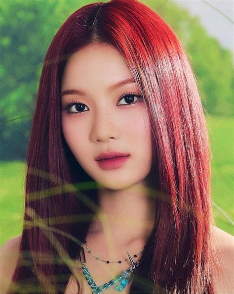 스테이씨 아이사 촬스의 이슈와 유머