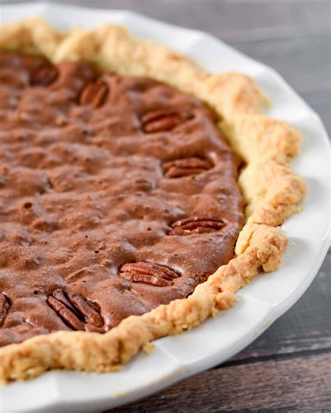 Chocolate Pecan Pie Easy Delicious Lil Luna