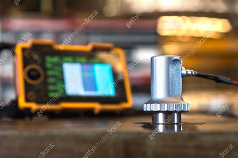 Ultrasonic Test To Detect Imperfection Or Defect Of Steel Plate In Factory Ndt Inspection 이미지