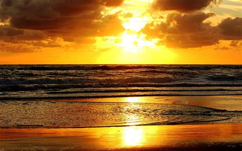 Puesta De Sol En La Playa Océano Naturaleza Puesta De Sol Nubes