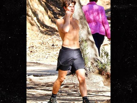 Shawn Mendes Shows Off Body On Shirtless Hike I Know All News