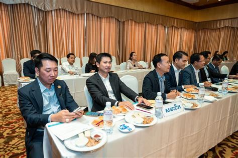 លោកអ្នកឧកញ៉ា លី ហួរ ដឹកនាំកិច្ចប្រជុំពិភាក្សាពីបញ្ហាប្រឈមលើវិស័យសំណង់នៅកម្ពុជា