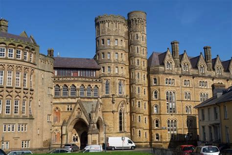 Aberystwyth University ランキング World University Rankings 2024 Ebnm