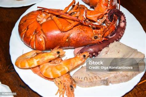다양 한 해산물 랍스터 새우 낙 지 게 접시에 메 즈 플레이트 게에 대한 스톡 사진 및 기타 이미지 게 끓는 물에 삶기 러시아 Istock