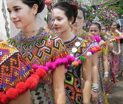 Indah Com Pesona Kecantikan Gadis Suku Dayak