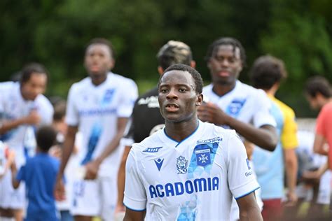 Je Ne Me Suis Jamais Senti En Dehors Du Groupe Lasso Coulibaly