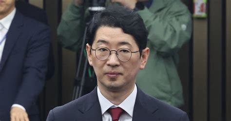 尹이 김치찌개 끓여준 후배 용산 독대 한동훈 옆 있었다왜