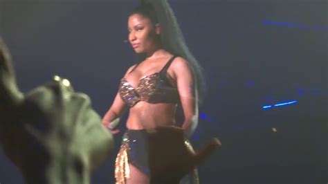 Nicki Minaj Anaconda Performance