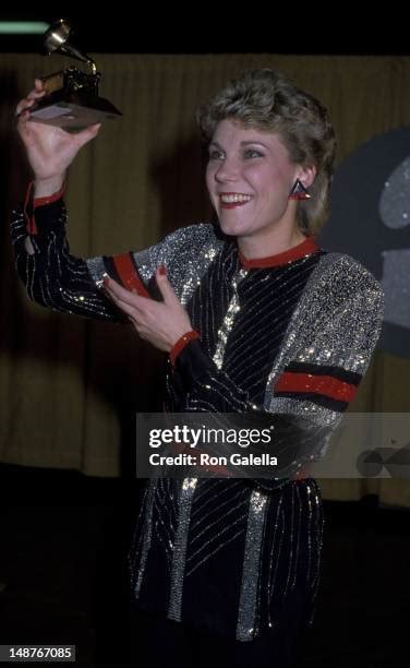 Anne Murray Photos And Premium High Res Pictures Getty Images