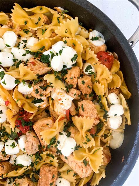 Chicken Caprese Pasta Jordos World