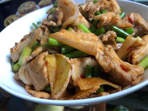 【蒜苔小炒肉的做法步骤图，蒜苔小炒肉怎么做好吃】我不是大师厨下厨房