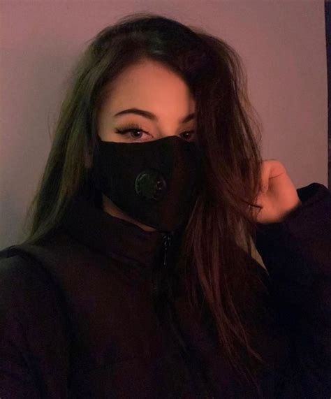 عکس دختر با ماسک برای پروفایل ️ [خاص‌ترین عکس‌ها]