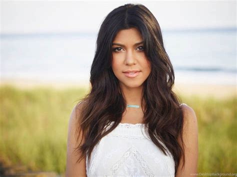 Kourtney Kardashian Wallpapers 4k Hd Kourtney Kardashian Backgrounds