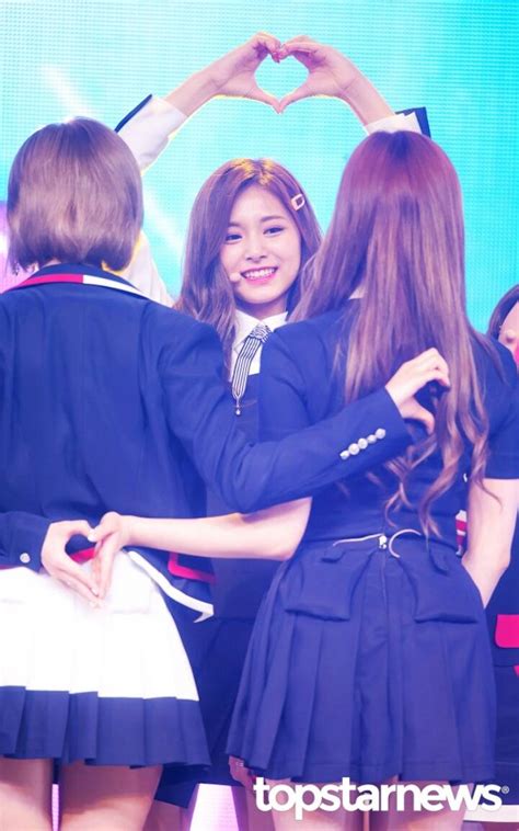 오늘자 트와이스 쇼케이스 인스티즈 Instiz 이슈 카테고리