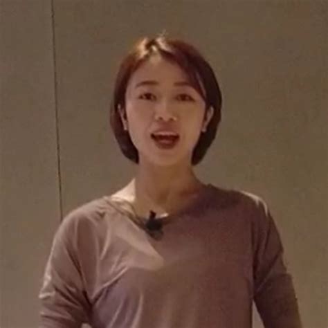 只用弹力带6个高效练臀动作～居家训练，一根翘臀圈搞定！