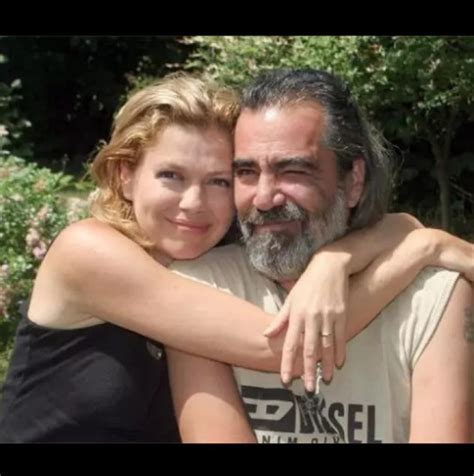 Съпругата на Андрей Слабаков оцеля в престрелка За Жената