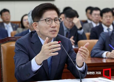 포토 의원 질의에 답변하는 김문수 경사노위 위원장 아시아경제