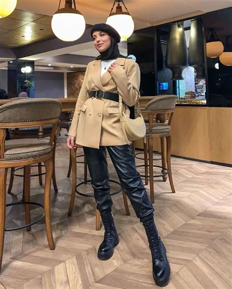 How To Layer Clothes The Right Way 7 Tips To Save Time And Hassle ModestBay