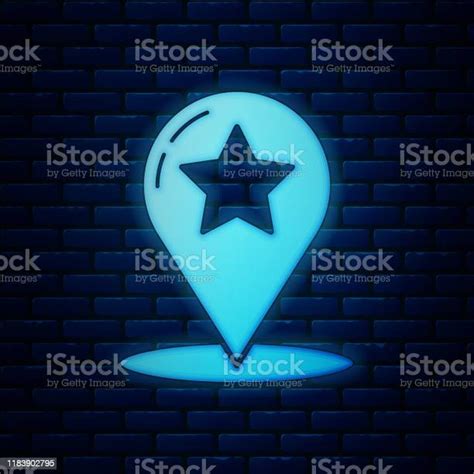 벽돌 벽 배경에 격리 된 별 아이콘이있는 빛나는 네온지도 포인터 스타 좋아하는 핀지도 아이콘입니다 맵 마커 벡터 일러스트레이션 0명에 대한 스톡 벡터 아트 및 기타 이미지